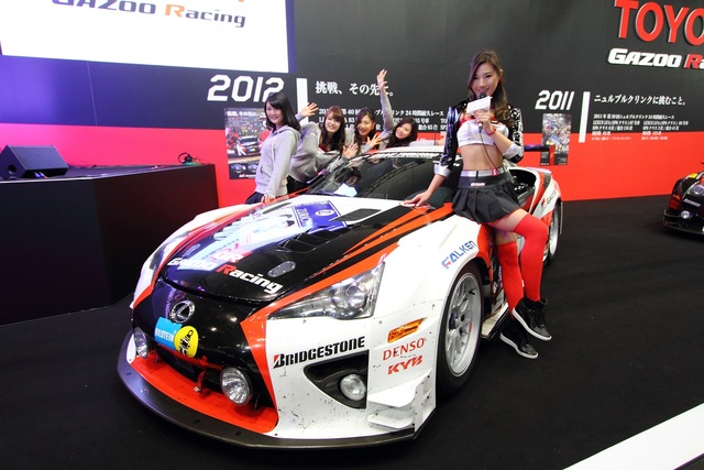 東京オートサロン2016 トヨタブースでキャンギャルに直撃インタビュー（WEB CARTOP） | 自動車情報サイト【新車・中古車】 - carview!