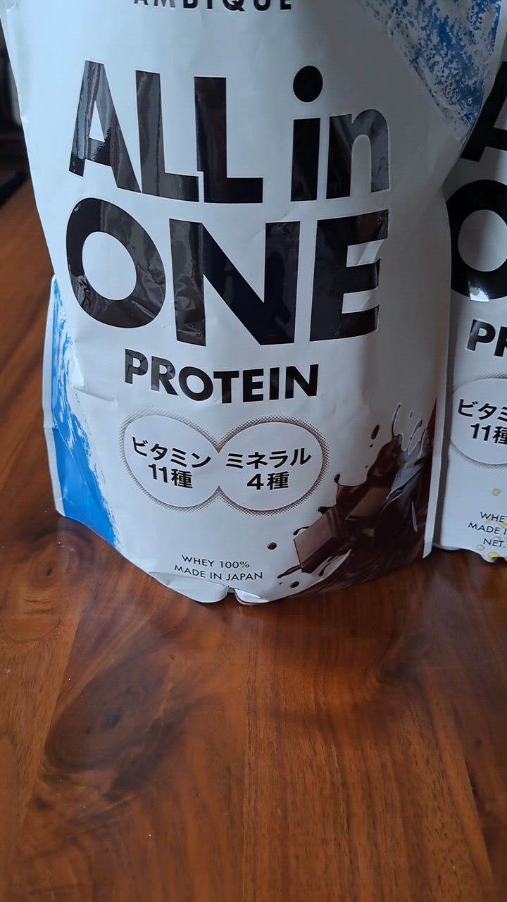 AMBiQUE 【レビュークーポン500円OFF！】ホエイプロテイン WPC 1kg 国産 ビタミン11種 タンパク質 オールインワン ミネラル配合 アンビーク AMBIQUE ダイエット ...