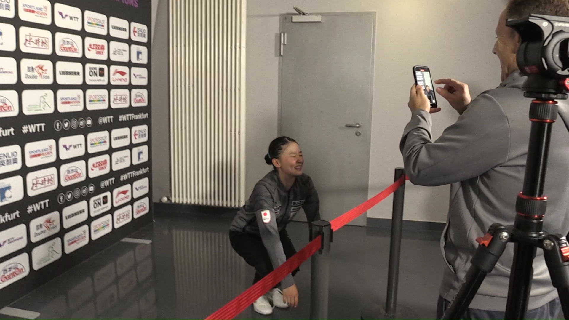 【動画】【かわいい】張本美和 海外メディアから無茶振りをくらって戸惑う..？｜WTTチャンピオンズフランクフルト2023 - スポーツナビ「テレ東卓球チャンネル」