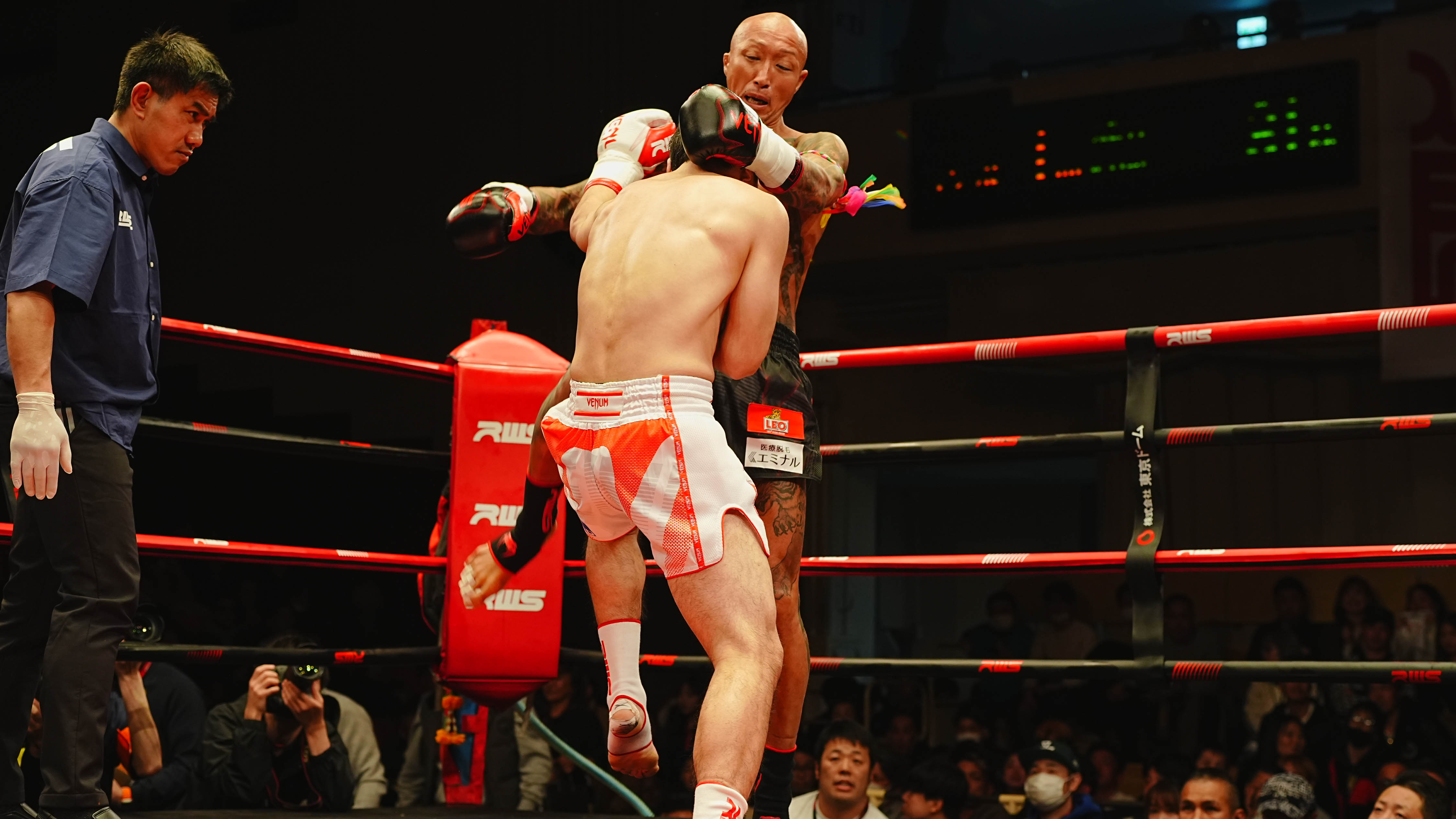 【動画】【ムエタイ】ヒザがクリーンヒット！パルコ・レンジャージムのKO劇｜RWS JAPAN - スポーツナビ「株式会社U-NEXT_格闘技」