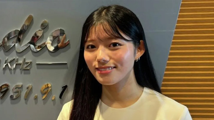 斉藤慶子の娘・中村彩賀 CBCで局アナデビューしていた！ - NEWSポストセブン【動画公式】 | Yahoo! JAPAN