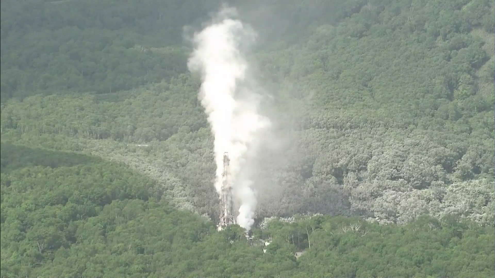 「地熱発電所」近くで"蒸気とガス"が勢いよく上空まで吹きあがる…けが人なし 周辺の木々が白くなり川も濁る 北海道・蘭越町 - 北海道ニュースUHB TimeLine | Yahoo! JAPAN